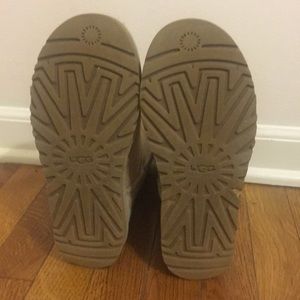 UGG | Shoes | Sand Colored Short Uggs | Poshmark